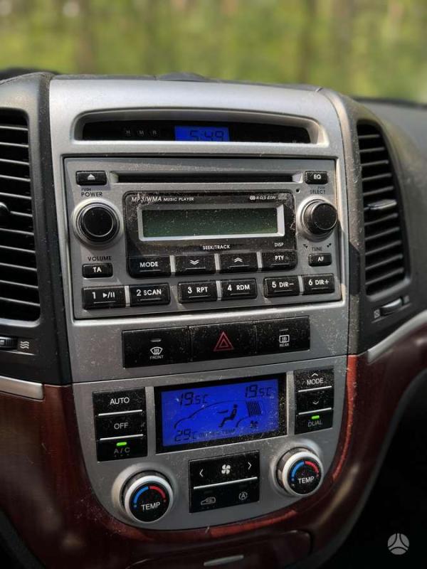 Pelēks Hyundai Santa Fe 2007 Viļņa, ar dzinēja tilpumu 2.19 L un nobraukumu 300 tūkst. km par 2650 €, foto 9 vietnē AUTOMOTO.COM.LV