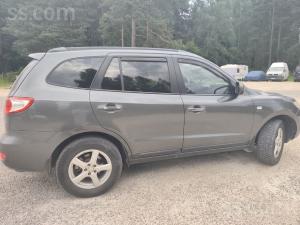 Grey Hyundai Santa Fe 2007 in Riga, with an engine capacity of 2.20 L and mileage of 346 thousand km for 3600 €, photo 3 on AUTOMOTO.COM.LV