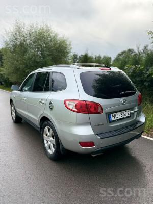 Pelēks Hyundai Santa Fe 2007 Rīga, ar dzinēja tilpumu 2.20 L un nobraukumu 287 tūkst. km par 3200 €, foto 3 vietnē AUTOMOTO.COM.LV