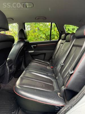 Grey Hyundai Santa Fe 2007 in Riga, with an engine capacity of 2.20 L and mileage of 287 thousand km for 3200 €, photo 9 on AUTOMOTO.COM.LV