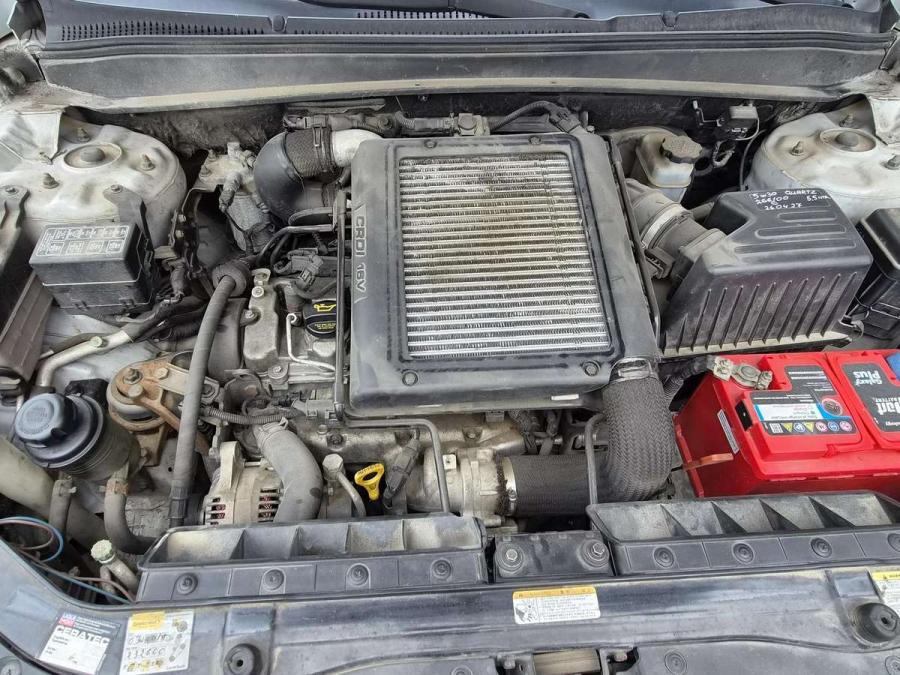 Grey Hyundai Santa Fe 2007 in Plunge, with an engine capacity of 2.19 L and mileage of 266 thousand km for 3600 €, photo 11 on AUTOMOTO.COM.LV