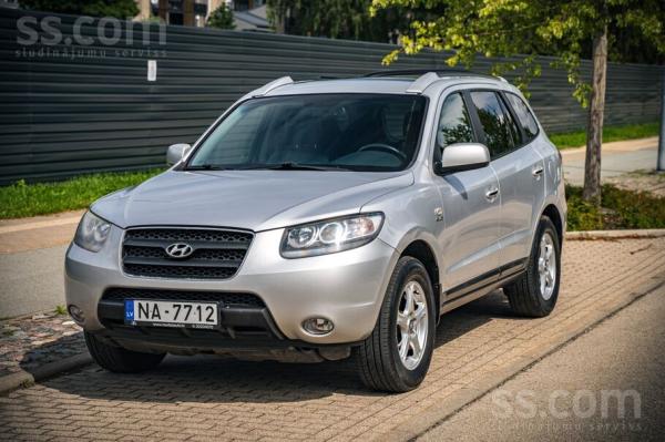 Pelēks Hyundai Santa Fe 2007 Rīga, ar dzinēja tilpumu 2.20 L un nobraukumu 294 tūkst. km par 2990 €, foto 1 vietnē AUTOMOTO.COM.LV