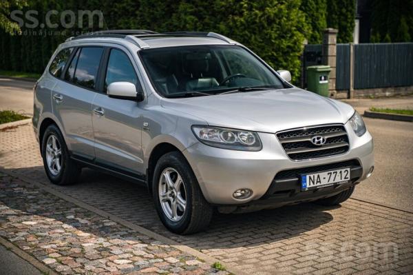 Pelēks Hyundai Santa Fe 2007 Rīga, ar dzinēja tilpumu 2.20 L un nobraukumu 294 tūkst. km par 2990 €, foto 3 vietnē AUTOMOTO.COM.LV