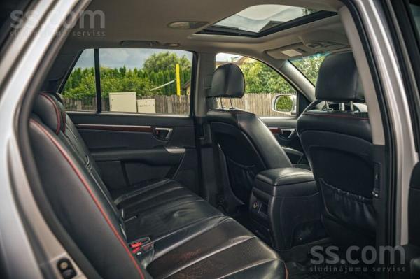 Pelēks Hyundai Santa Fe 2007 Rīga, ar dzinēja tilpumu 2.20 L un nobraukumu 294 tūkst. km par 2990 €, foto 10 vietnē AUTOMOTO.COM.LV