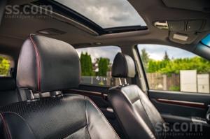 Grey Hyundai Santa Fe 2007 in Riga, with an engine capacity of 2.20 L and mileage of 294 thousand km for 2990 €, photo 14 on AUTOMOTO.COM.LV