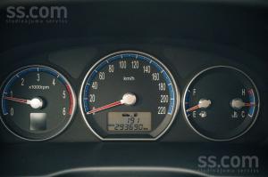 Grey Hyundai Santa Fe 2007 in Riga, with an engine capacity of 2.20 L and mileage of 294 thousand km for 2990 €, photo 22 on AUTOMOTO.COM.LV