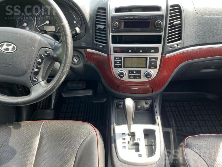 Pelēks Hyundai Santa Fe 2007 Tukums, ar dzinēja tilpumu 2.20 L un nobraukumu 292 tūkst. km par 3400 €, foto 18 vietnē AUTOMOTO.COM.LV