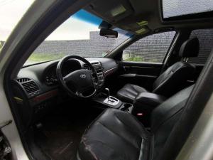Pelēks Hyundai Santa Fe 2007 Marijampole, ar dzinēja tilpumu 2.19 L un nobraukumu 203 tūkst. km par 3800 €, foto 12 vietnē AUTOMOTO.COM.LV