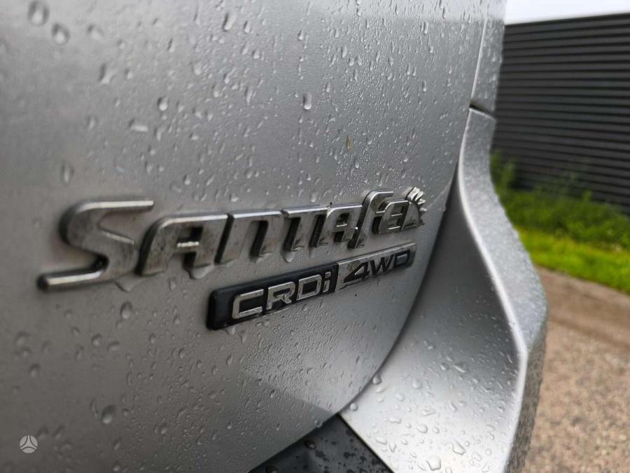 Pelēks Hyundai Santa Fe 2007 Marijampole, ar dzinēja tilpumu 2.19 L un nobraukumu 203 tūkst. km par 3800 €, foto 23 vietnē AUTOMOTO.COM.LV