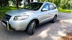 Grey Hyundai Santa Fe 2007 in Taurage, with an engine capacity of 2.20 L and mileage of 355 thousand km for 3600 €, photo 4 on AUTOMOTO.COM.LV