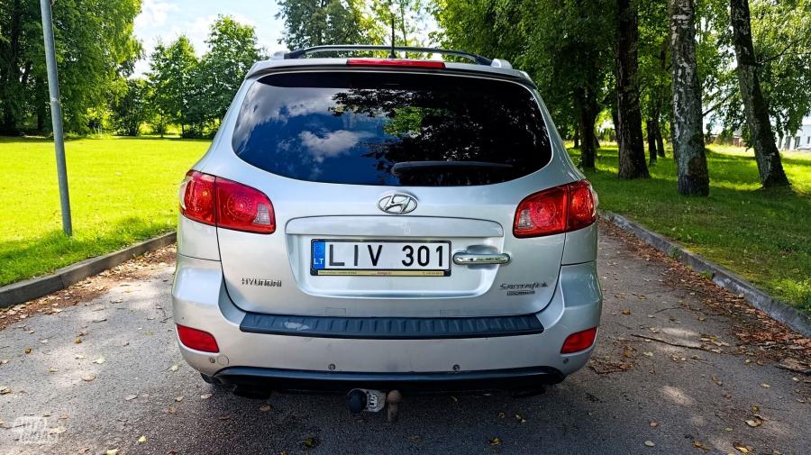 Grey Hyundai Santa Fe 2007 in Taurage, with an engine capacity of 2.20 L and mileage of 355 thousand km for 3600 €, photo 7 on AUTOMOTO.COM.LV