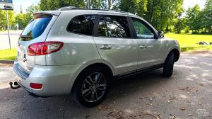 Grey Hyundai Santa Fe 2007 in Taurage, with an engine capacity of 2.20 L and mileage of 355 thousand km for 3600 €, photo 8 on AUTOMOTO.COM.LV