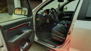 Grey Hyundai Santa Fe 2007 in Taurage, with an engine capacity of 2.20 L and mileage of 355 thousand km for 3600 €, photo 15 on AUTOMOTO.COM.LV