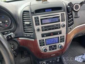 Grey Hyundai Santa Fe 2007 in Riga, with an engine capacity of 2.20 L and mileage of 252 thousand km for 2800 €, photo 5 on AUTOMOTO.COM.LV