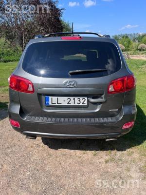 Pelēks Hyundai Santa Fe 2007 Rīga, ar dzinēja tilpumu 2.20 L un nobraukumu 321 tūkst. km par 3100 €, foto 4 vietnē AUTOMOTO.COM.LV