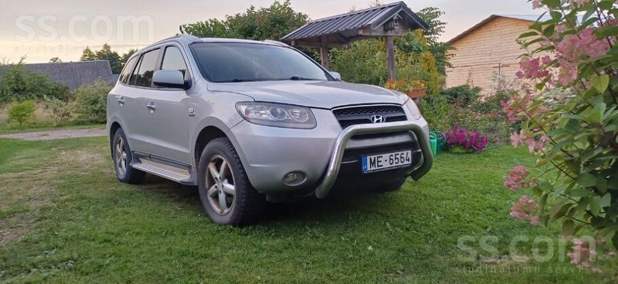 Grey Hyundai Santa Fe 2007 in Jekabpils, with an engine capacity of 2.20 L and mileage of 352 thousand km for 2000 €, photo 10 on AUTOMOTO.COM.LV
