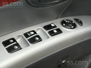 Grey Hyundai Santa Fe 2007 in Riga, with an engine capacity of 2.20 L and mileage of 298 thousand km for 3100 €, photo 12 on AUTOMOTO.COM.LV