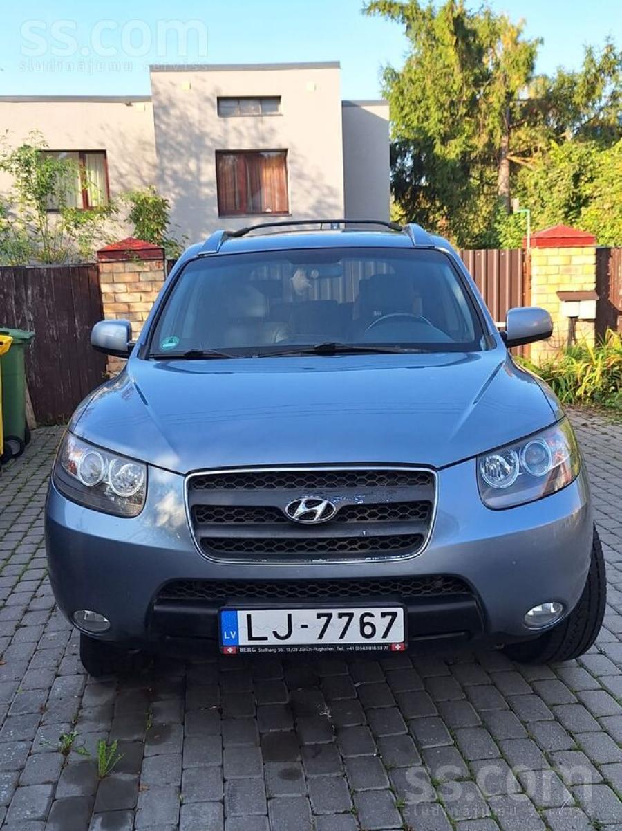 Pelēks Hyundai Santa Fe 2007 Rīga, ar dzinēja tilpumu 2.20 L un nobraukumu 198 tūkst. km par 3400 €, foto 3 vietnē AUTOMOTO.COM.LV
