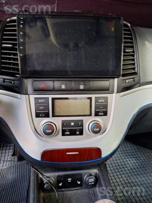 Pelēks Hyundai Santa Fe 2007 Rīga, ar dzinēja tilpumu 2.20 L un nobraukumu 198 tūkst. km par 3400 €, foto 11 vietnē AUTOMOTO.COM.LV