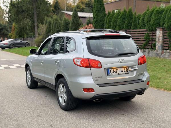Grey Hyundai Santa Fe 2007 in Vilnius, with an engine capacity of 2.19 L and mileage of 315 thousand km for 3300 €, photo 7 on AUTOMOTO.COM.LV