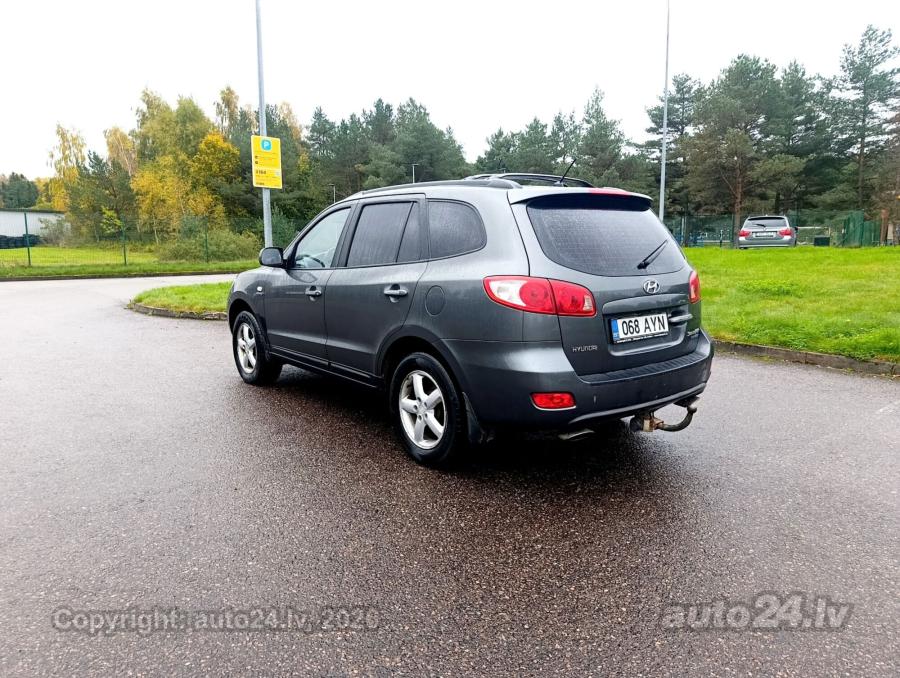Pelēks Hyundai Santa Fe 2007 Tallina, ar dzinēja tilpumu 2.20 L un nobraukumu 421 tūkst. km par 1799 €, foto 4 vietnē AUTOMOTO.COM.LV