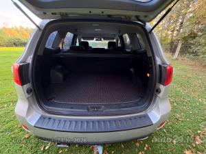 Grey Hyundai Santa Fe 2007 in Tallinn, with an engine capacity of 2.70 L and mileage of 178 thousand km for 3999 €, photo 6 on AUTOMOTO.COM.LV