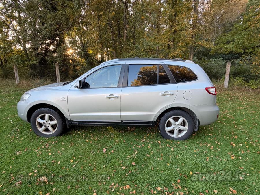 Grey Hyundai Santa Fe 2007 in Tallinn, with an engine capacity of 2.70 L and mileage of 178 thousand km for 3999 €, photo 7 on AUTOMOTO.COM.LV