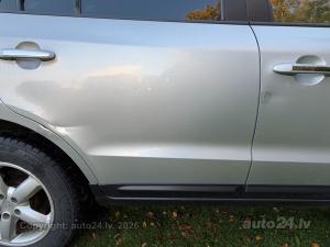 Grey Hyundai Santa Fe 2007 in Tallinn, with an engine capacity of 2.70 L and mileage of 178 thousand km for 3999 €, photo 9 on AUTOMOTO.COM.LV