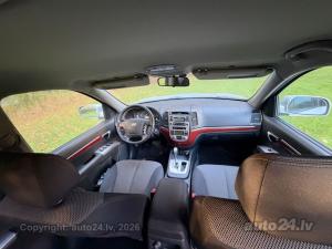 Grey Hyundai Santa Fe 2007 in Tallinn, with an engine capacity of 2.70 L and mileage of 178 thousand km for 3999 €, photo 11 on AUTOMOTO.COM.LV