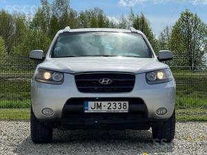 Grey Hyundai Santa Fe 2008 in Jelgava, with an engine capacity of 2.20 L and mileage of 0 thousand km for 5800 €, photo 1 on AUTOMOTO.COM.LV