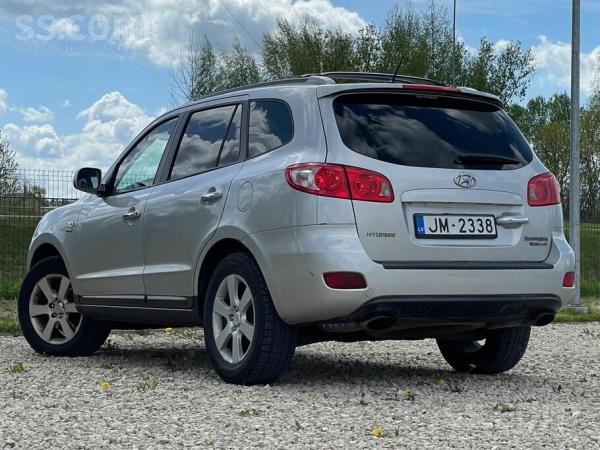 Grey Hyundai Santa Fe 2008 in Jelgava, with an engine capacity of 2.20 L and mileage of 0 thousand km for 2990 €, photo 5 on AUTOMOTO.COM.LV