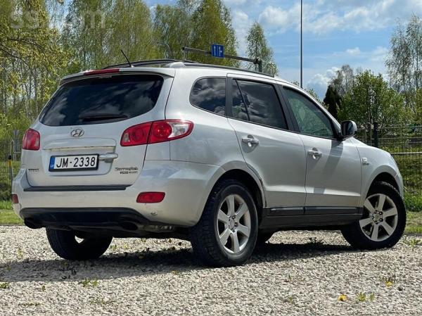 Grey Hyundai Santa Fe 2008 in Jelgava, with an engine capacity of 2.20 L and mileage of 0 thousand km for 2990 €, photo 6 on AUTOMOTO.COM.LV