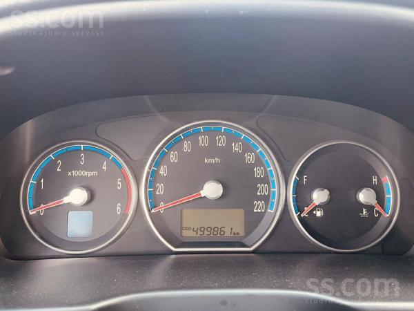 Grey Hyundai Santa Fe 2008 in Jelgava, with an engine capacity of 2.20 L and mileage of 0 thousand km for 2990 €, photo 7 on AUTOMOTO.COM.LV