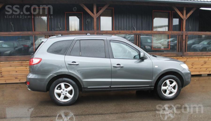 Grey Hyundai Santa Fe 2008 in Riga, with an engine capacity of 2.20 L and mileage of 0 thousand km for 3150 €, photo 4 on AUTOMOTO.COM.LV