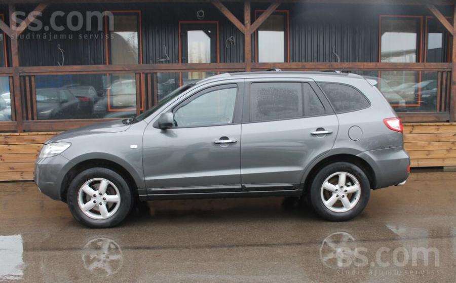 Grey Hyundai Santa Fe 2008 in Riga, with an engine capacity of 2.20 L and mileage of 0 thousand km for 3150 €, photo 9 on AUTOMOTO.COM.LV