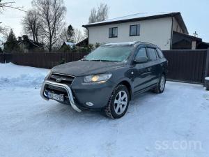 Pelēks Hyundai Santa Fe 2008 Rīga, ar dzinēja tilpumu 2.20 L un nobraukumu 180 tūkst. km par 5000 €, foto  vietnē AUTOMOTO.COM.LV