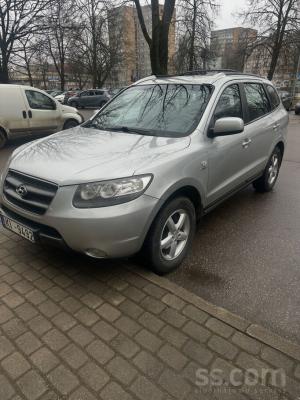Grey Hyundai Santa Fe 2008 in Riga, with an engine capacity of 2.20 L and mileage of 247 thousand km for 4000 €, photo  on AUTOMOTO.COM.LV