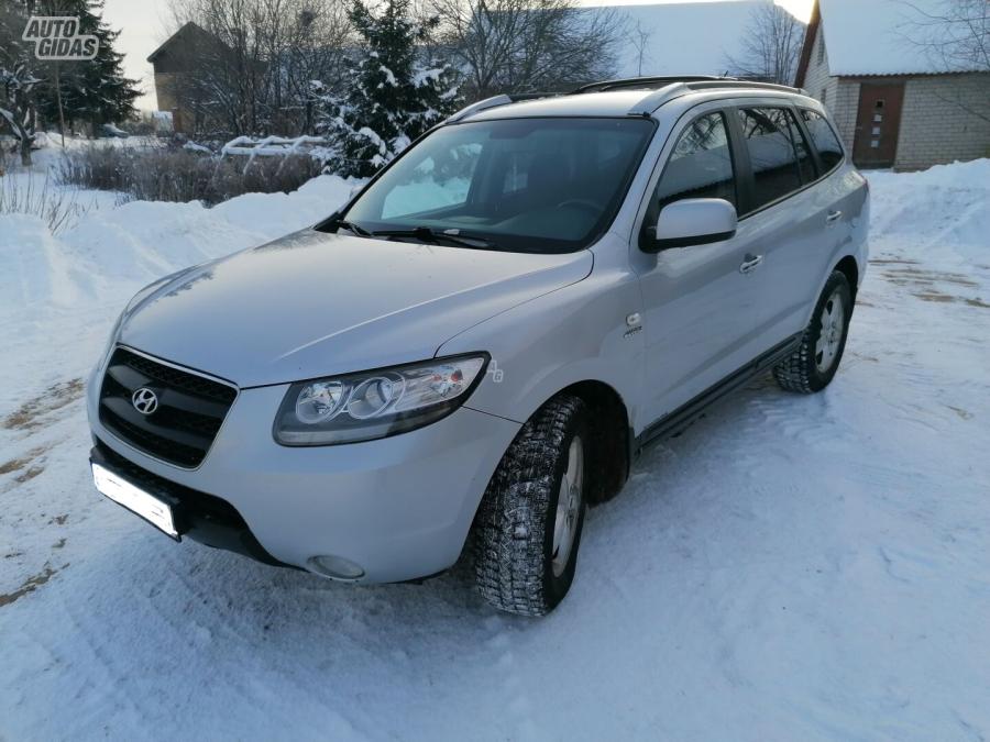 Grey Hyundai Santa Fe 2008 in Utena, with an engine capacity of 2.20 L and mileage of 370 thousand km for 3200 €, photo 1 on AUTOMOTO.COM.LV