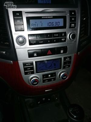 Grey Hyundai Santa Fe 2008 in Utena, with an engine capacity of 2.20 L and mileage of 370 thousand km for 3200 €, photo 15 on AUTOMOTO.COM.LV