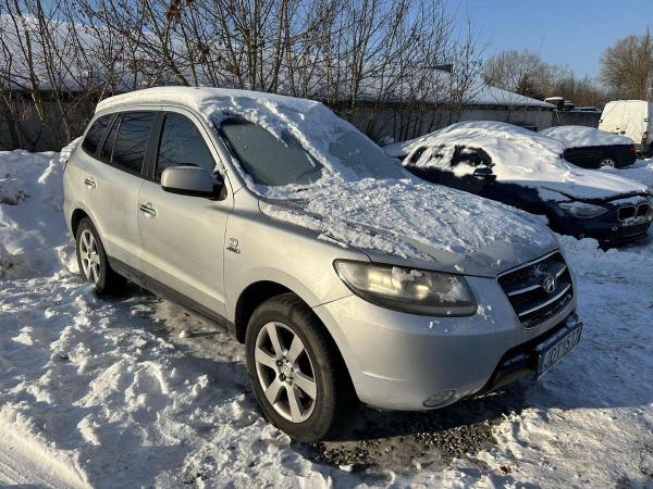 Pelēks Hyundai Santa Fe 2008 Klaipėda, ar dzinēja tilpumu 2.19 L un nobraukumu 260 tūkst. km par 1999 €, foto 2 vietnē AUTOMOTO.COM.LV