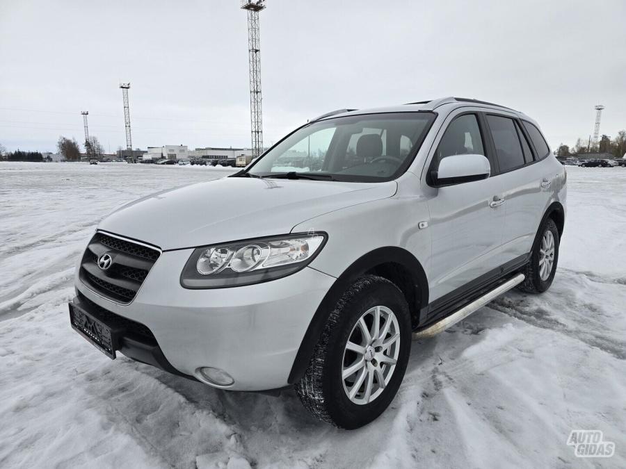 Grey Hyundai Santa Fe 2008 in Marijampole, with an engine capacity of 2.20 L and mileage of 285 thousand km for 3950 €, photo 1 on AUTOMOTO.COM.LV