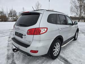 Grey Hyundai Santa Fe 2008 in Marijampole, with an engine capacity of 2.20 L and mileage of 285 thousand km for 3950 €, photo 5 on AUTOMOTO.COM.LV