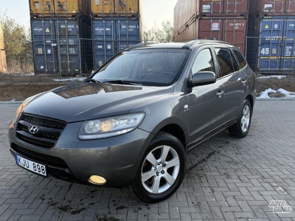 Grey Hyundai Santa Fe 2008 in Vilnius, with an engine capacity of 2.20 L and mileage of 302 thousand km for 4200 €, photo 1 on AUTOMOTO.COM.LV