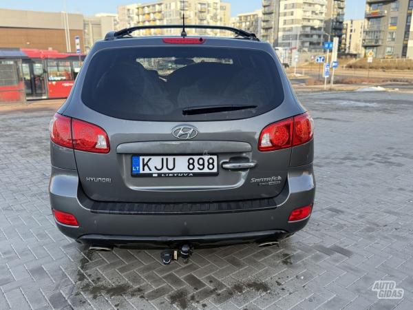 Grey Hyundai Santa Fe 2008 in Vilnius, with an engine capacity of 2.20 L and mileage of 302 thousand km for 4200 €, photo 6 on AUTOMOTO.COM.LV