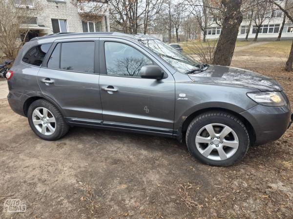 Grey Hyundai Santa Fe 2008 in Vilnius, with an engine capacity of 2.20 L and mileage of 283 thousand km for 3250 €, photo 4 on AUTOMOTO.COM.LV