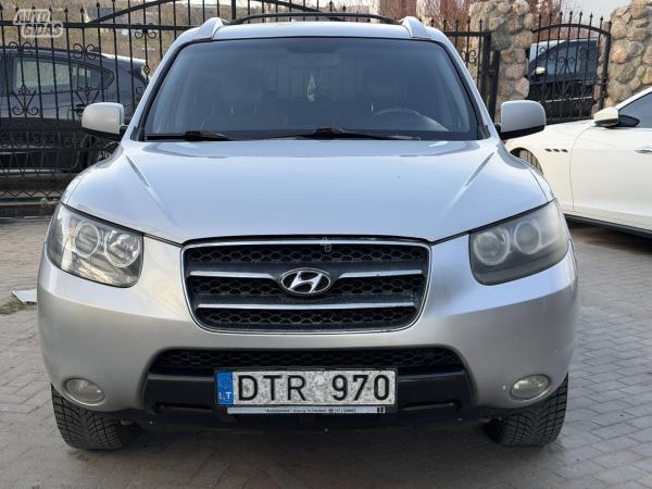Grey Hyundai Santa Fe 2008 in Vilnius, with an engine capacity of 2.20 L and mileage of 377 thousand km for 2899 €, photo 3 on AUTOMOTO.COM.LV