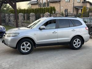 Grey Hyundai Santa Fe 2008 in Vilnius, with an engine capacity of 2.20 L and mileage of 377 thousand km for 2899 €, photo 5 on AUTOMOTO.COM.LV