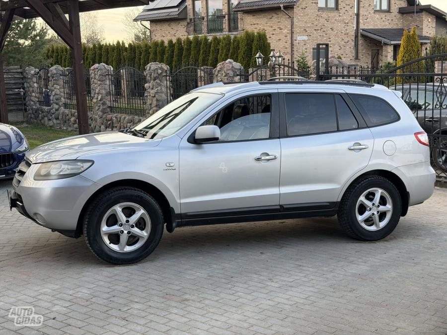 Grey Hyundai Santa Fe 2008 in Vilnius, with an engine capacity of 2.20 L and mileage of 377 thousand km for 2899 €, photo 5 on AUTOMOTO.COM.LV
