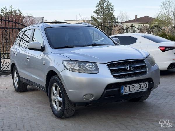Grey Hyundai Santa Fe 2008 in Vilnius, with an engine capacity of 2.20 L and mileage of 377 thousand km for 2899 €, photo 5 on AUTOMOTO.COM.LV