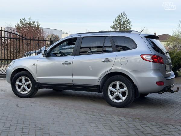 Grey Hyundai Santa Fe 2008 in Vilnius, with an engine capacity of 2.20 L and mileage of 377 thousand km for 2899 €, photo 6 on AUTOMOTO.COM.LV